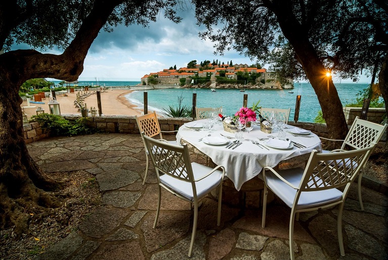 Olive Sveti Stefan restaurant | Luminalis